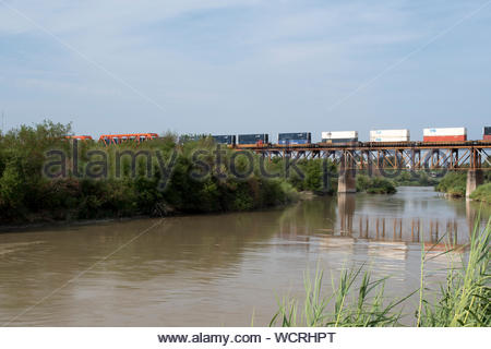 Bridge over Rio Grande, border crossing to Ciudad Miguel Aleman, Mexico ...