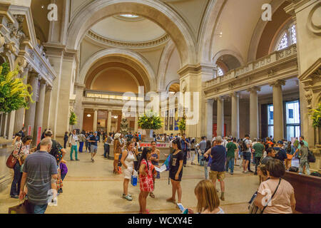 New Walk Museum and Art Gallery in Leicester Stock Photo - Alamy