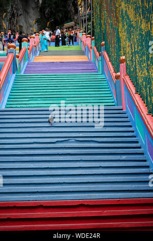 New iconic look of Murugan Temple Batu Caves become a new attraction ...