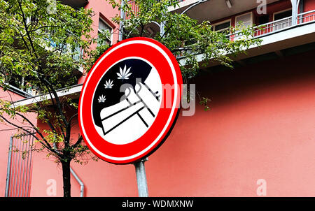 No Ganja Smoking Sign Stock Photo - Alamy