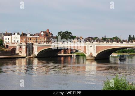 The bridge in Hampton cort city, England Stock Photo - Alamy