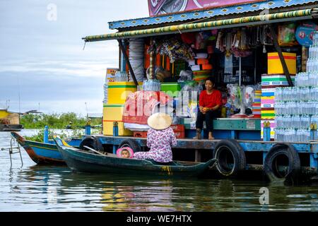 Cambodia, Kampong Cham province, Kampong Cham or Kompong Cham, floating village with a khmer and ...