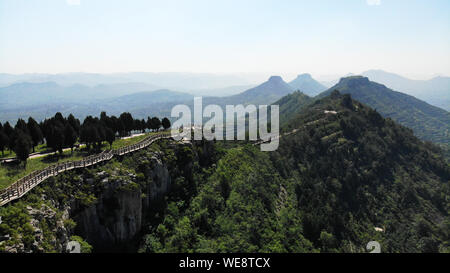 Mengyin. 30th Aug, 2019. Aerial photo shows tourists visiting the Daigu ...