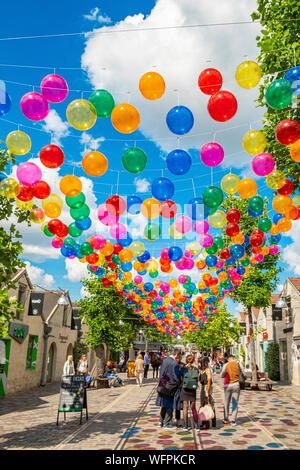 Cour St Emilion, Paris, Bercy. 60484 Paris Apr06 Stock Photo - Alamy