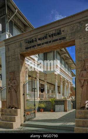 25 May 20011 IRANSHAH-Atash Behram (fire temple Zoroastrianism) Udvada ...