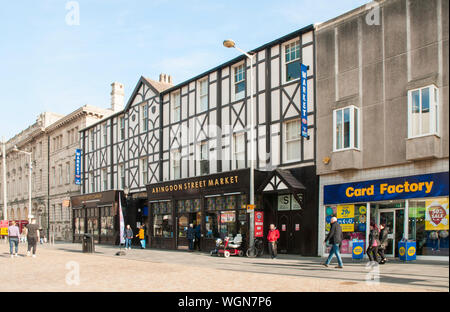 A Tudor style post office shop front Stock Photo - Alamy