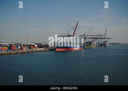 Containers on dockside. Dunkirk. France Stock Photo - Alamy