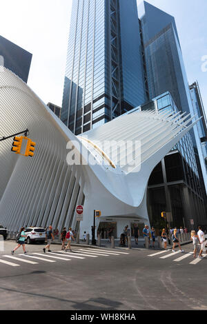 Exterior view of The Oculus, the world trade center transportation hub ...