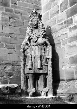 Statue of King Charles II outside Lichfield cathedral, Staffordshire ...