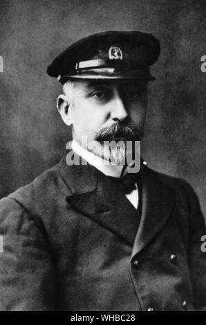 First men to reach the South Pole; from left to right: Sverre Hassel ...