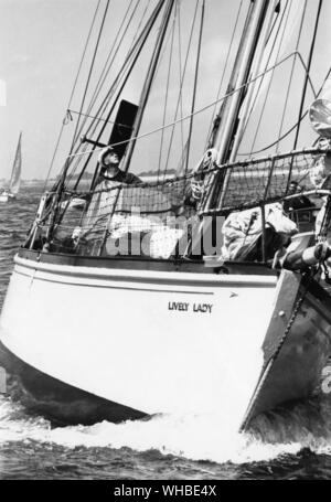 Alec Rose Lively Lady returning from round the world trip Stock Photo ...