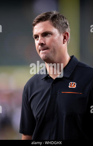 Cincinnati Bengals head coach Zac Taylor jogs out of the tunnel during ...