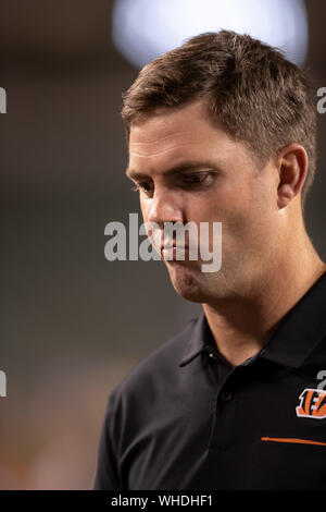 Cincinnati Bengals head coach Zac Taylor talks to line judge Mark ...