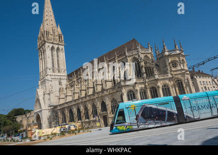 Die Straßenbahn Caen (frz. Tramway de Caen) ist das Straßenbahnsystem ...