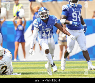 LEXINGTON, KY - AUGUST 31: Kentucky Wildcats wide receiver Ja'Mori ...