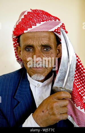 Yemen portrait Yemeni man traditional Djambia Jambia Jambiya dagger ...