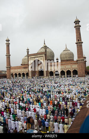 Muslim man standing and praying in the front of Kaaba in Mecca, KSA ...