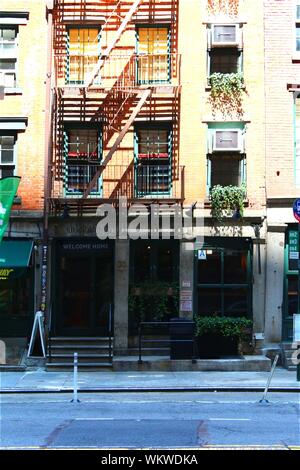 The famous Dead Rabbit bar in Financial District re-opened in 2018 ...