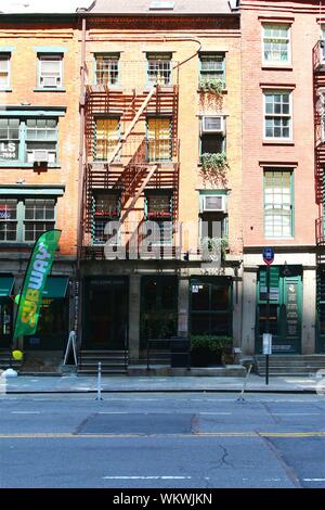 The famous Dead Rabbit bar in Financial District re-opened in 2018 ...