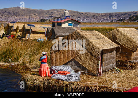 Uros totora reeds floating island, Lake Titicaca, Puno, Peru Stock ...