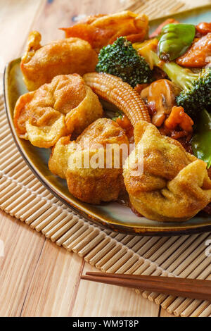 Subgum wonton dinner with beef pork shrimp chicken and sauteed mixed ...
