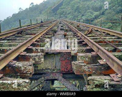 Abandoned railroad tracks Stock Photo - Alamy