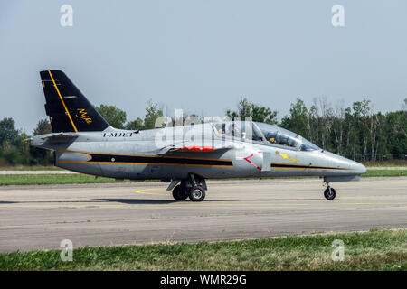 Italian aircraft SIAI-Marchetti S211. The private plane still flying in ...