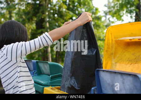 Taking out the trash Stock Photo: 41810483 - Alamy
