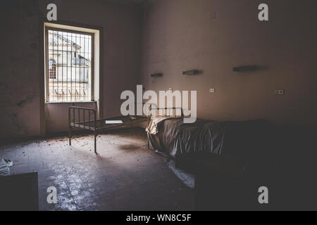 Messy Hospital Bed Stock Photo - Alamy