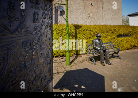 Tameside landmarks, artist L. S. Lowry statue memorial at Mottram in ...