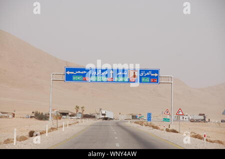 Damascus Iraq Palmyra Syria Road traffic Sign truck Stock Photo - Alamy