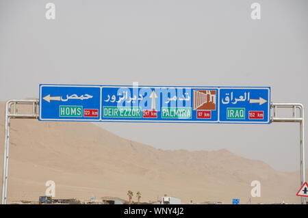 Damascus Iraq Palmyra Syria Road traffic Sign truck Stock Photo - Alamy