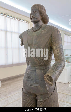 Shami statue, statue of a Parthian nobleman, Museum of Ancient Iran ...