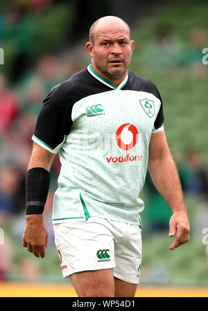 Ireland captain Rory Best during the warm up ahead of the Guinness Summer Series match at the Aviva Stadium Dublin Stock Photo Alamy