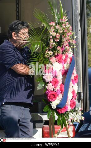 Sepelio de Blanca Fernandez Ochoa en Cercedilla Funeral in Cercedilla ...