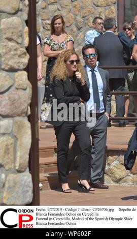 Sepelio de Blanca Fernandez Ochoa en Cercedilla Funeral in Cercedilla ...