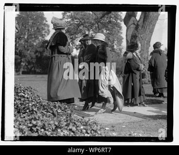 Lady Gedden & Mrs. Carey Grayson, 10-24-22 LOC npcc.07252 Stock Photo ...