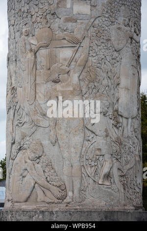 Die beiden Brunnen sind das Werk der Architekten Pommier und Billards ...