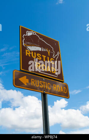 Rustic Road street sign. Wisconsin, USA Stock Photo - Alamy