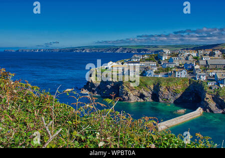 Port isaac, Cornwall, also known as Port Wenn in the tv program Doc ...