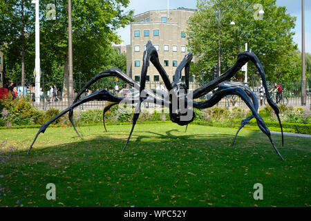 French female artist Louise Bourgeois spider Maman sculpture outside ...