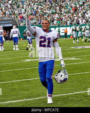 Buffalo Bills free safety Jordan Poyer (21) warms up before an NFL ...