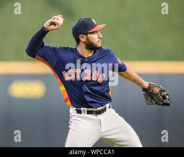 Seattle Mariners third baseman Abraham Toro (13) bats in the top of the ...