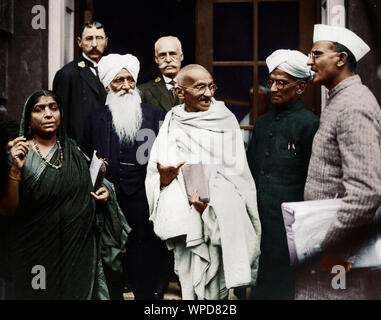 Mahatma Gandhi at St James Palace for Round Table Conference, London ...