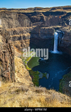 Waterfall at Palouse Falls State Park, The Palouse region , Channeled ...