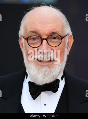 Simon Jones attends "Downton Abbey: The Grand Finale" New York Premiere ...