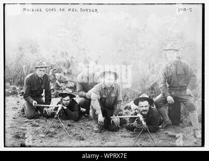 Machine guns on Mex. border Stock Photo - Alamy