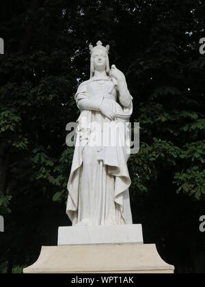 French History: one of the Queens of France Statues, this statue is of ...