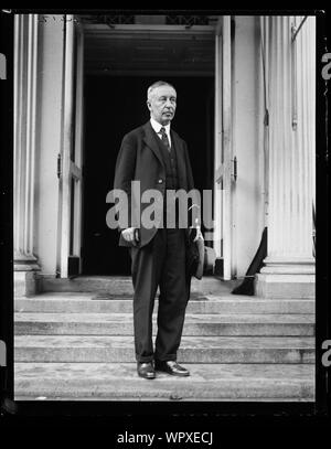 Man at White House, Washington, D.C Stock Photo - Alamy