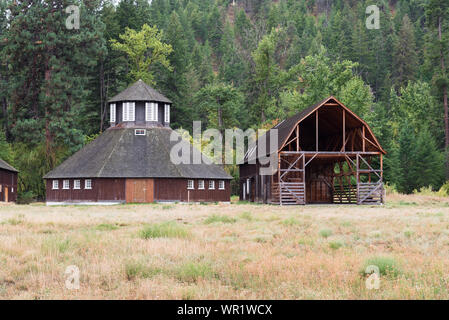 Historic octagonal dairy barn, Fintry Provincial park, Okanagan Valley ...